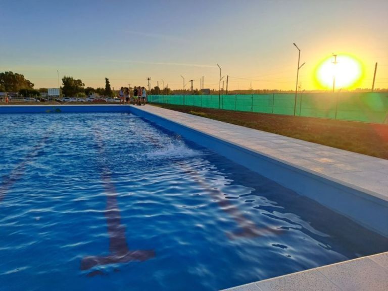 Inauguran la temporada de verano en Darwin con la Apertura de la Pileta ...